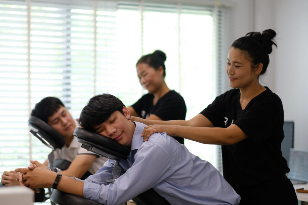 Refer RLAX Corporate Massage to Your Boss: 5 Compelling Arguments | RLAX