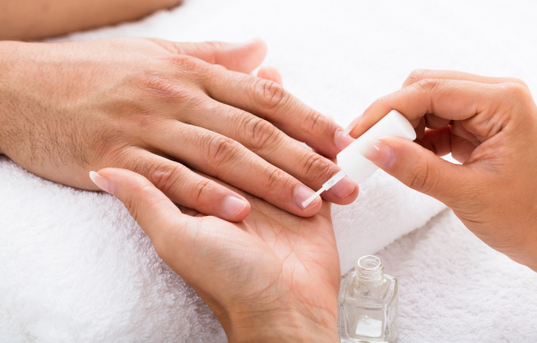 แพ็กเกจดูแลเล็บมือและเท้า (ไม่ทาสี) ที่บ้าน | RLAX